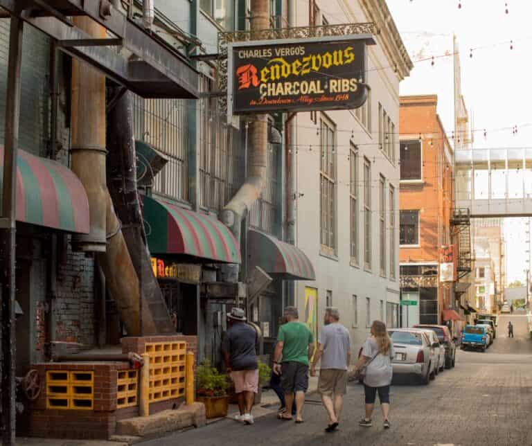 The Best Memphis Barbeque: Smoky, Saucy, and Unforgettable - Tennessee ...